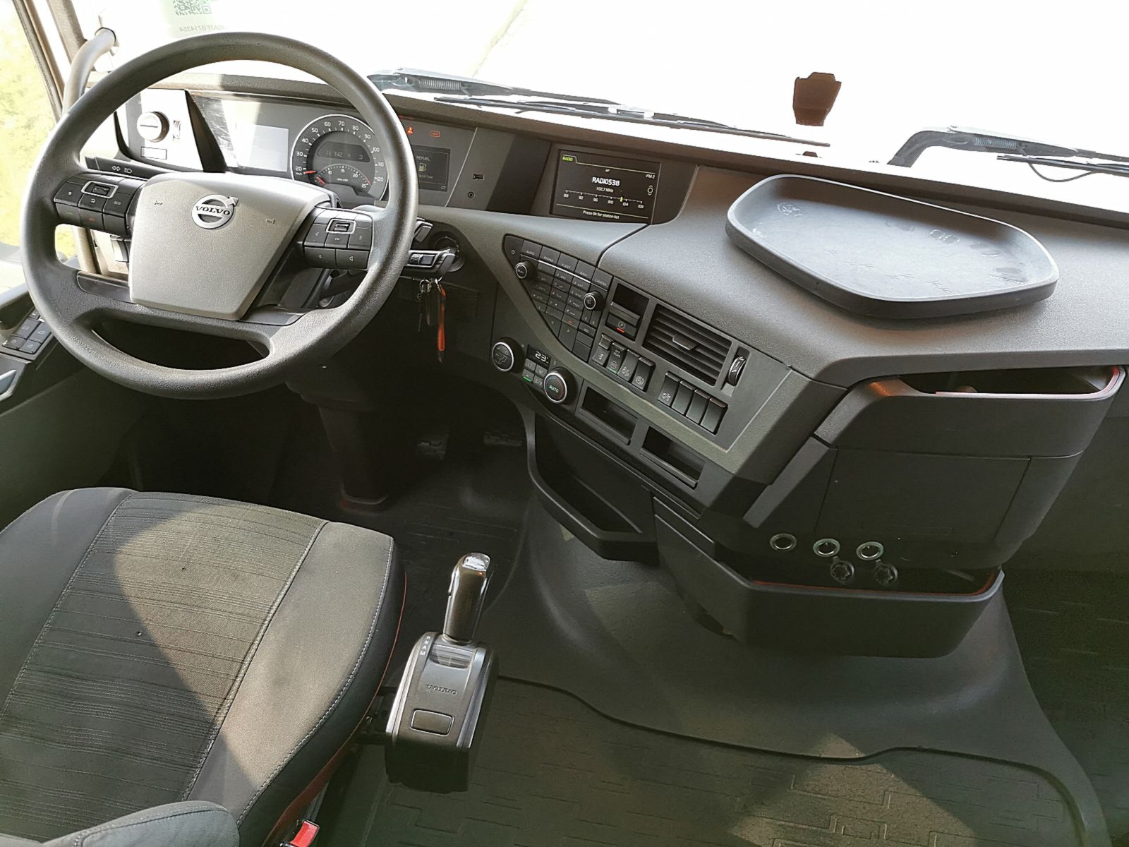 بررسی و مشخصات فنی کامیون ولوو FH500 - بازرگانی حمزه